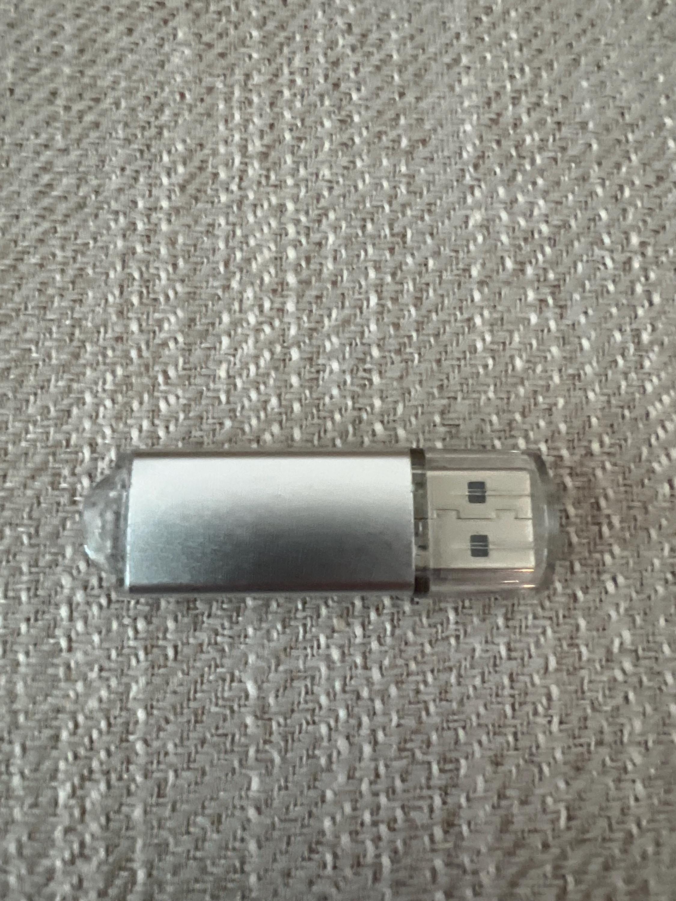 Husqvarna Viking Embroidery 32MB USB Stick Drive for Designer 1 2 and ...