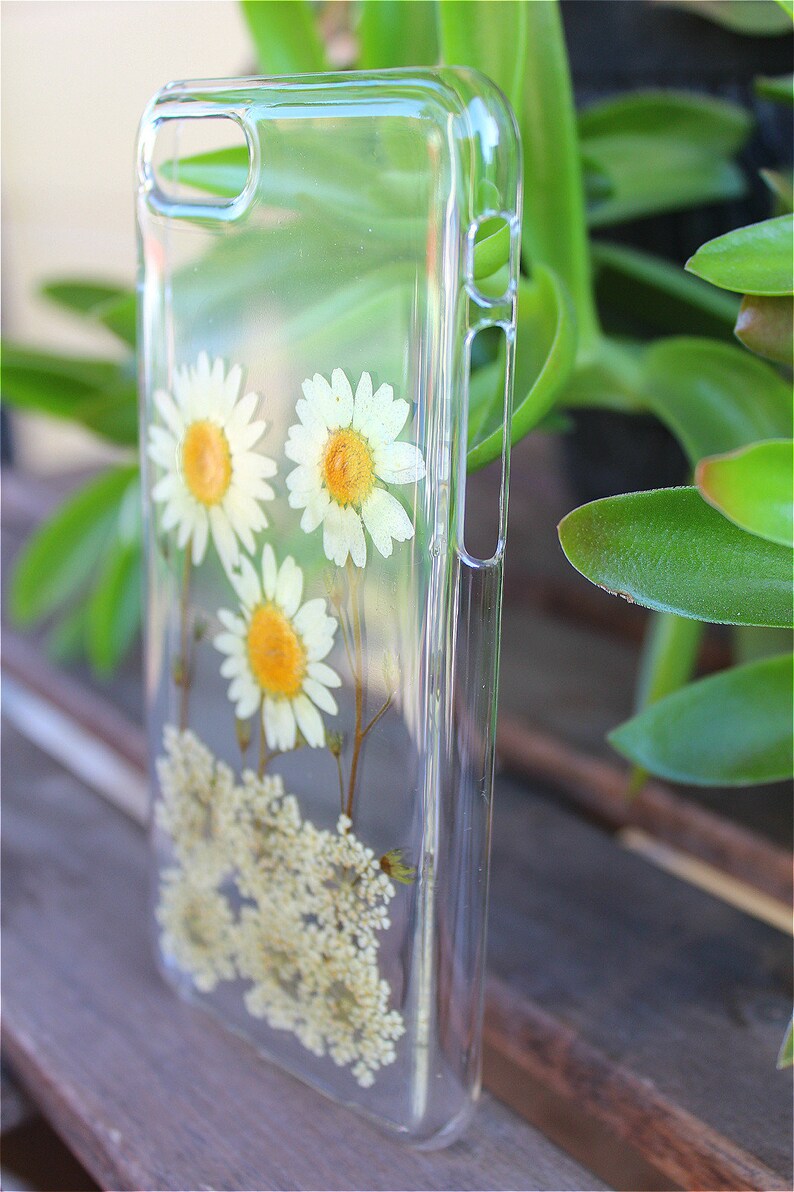White Daisies Pressed Flowers Hard Plastic Phone Case on - Etsy