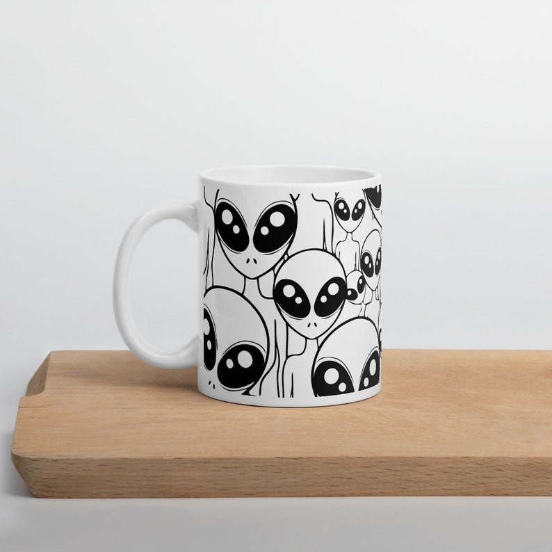 Alien White Glossy Mug, Fun Ufo Coffee Cup, Cosmic Aliens Tea Mug, ET ...