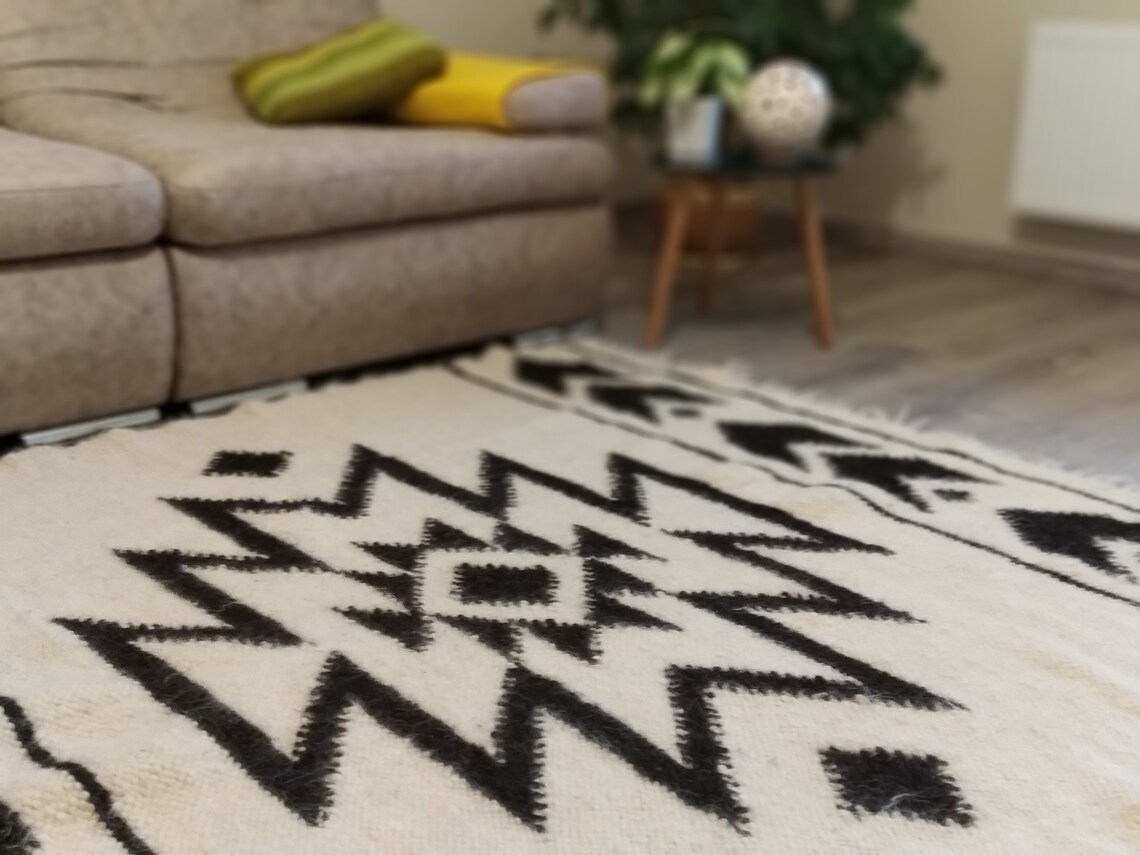 White and Black Aztec Wool Area Rug 67 х 76 White - Etsy