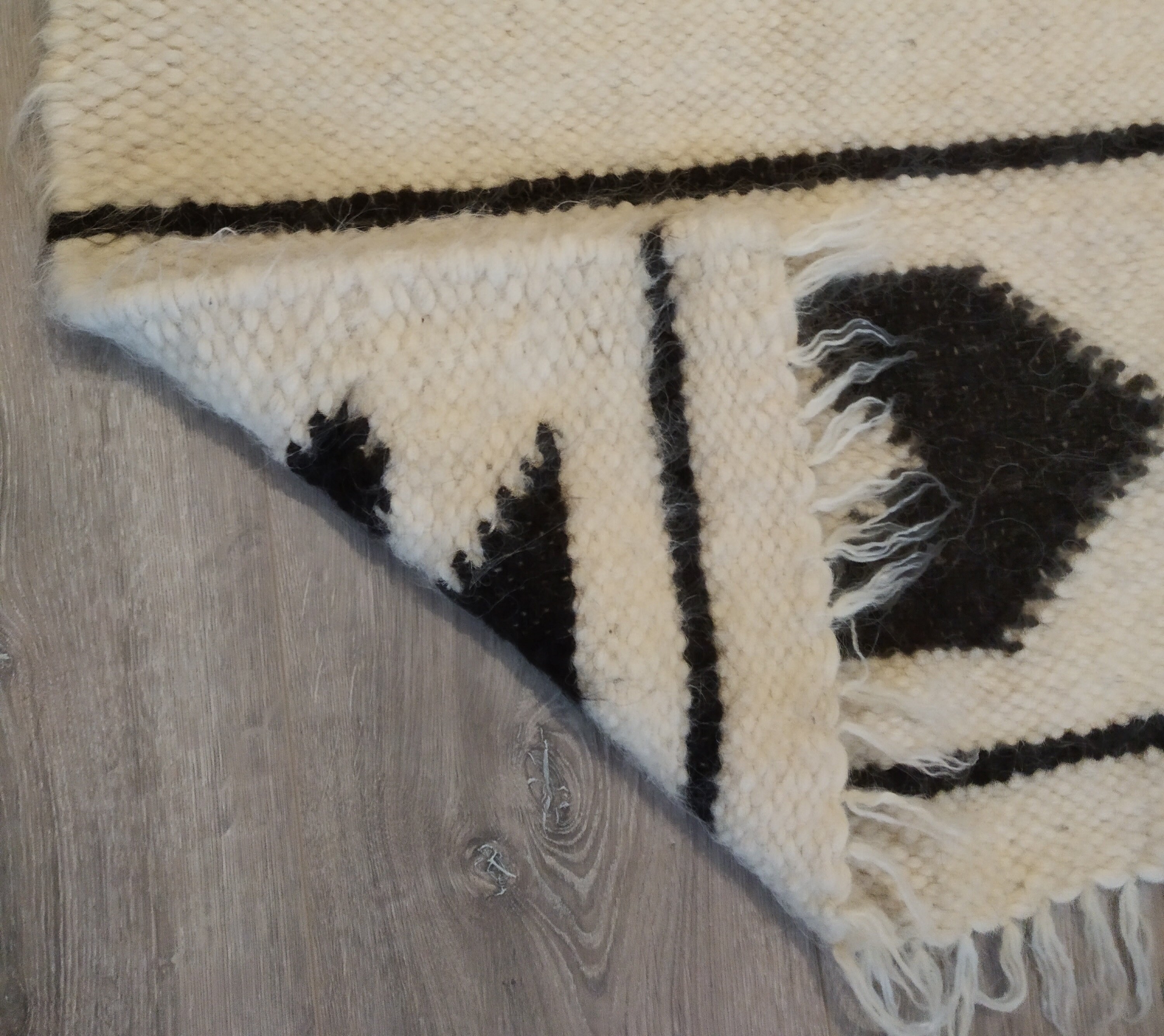 White and Black Aztec Wool Area Rug 67 х 76 White - Etsy