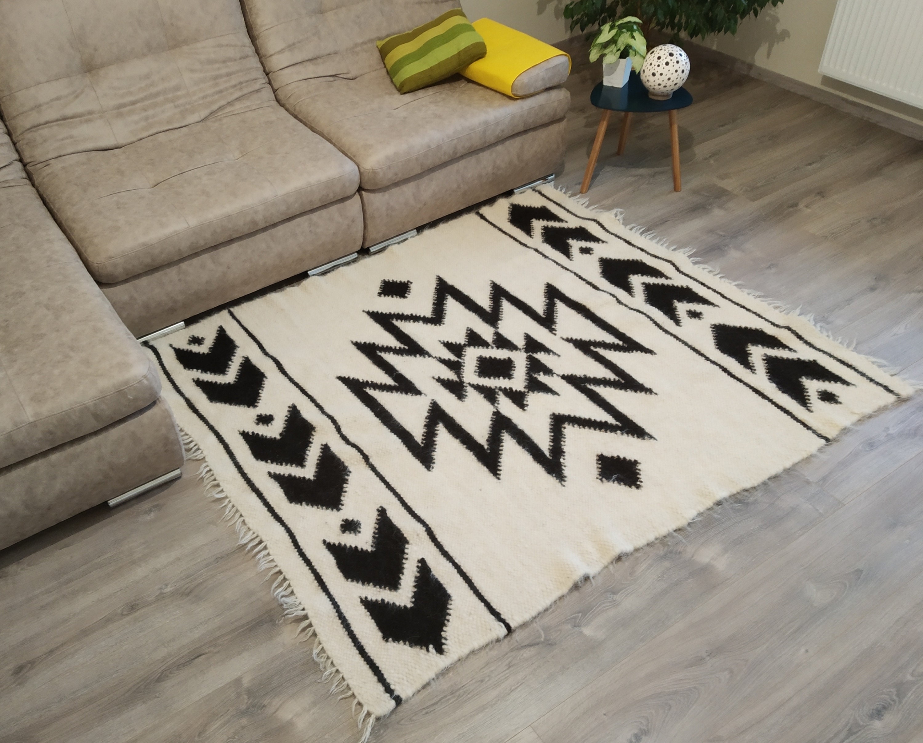 White and Black Aztec Wool Area Rug 67 х 76 White - Etsy