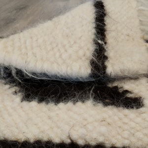 White and Black Aztec Wool Area Rug 67" х 76", White Area Rug Whith ...