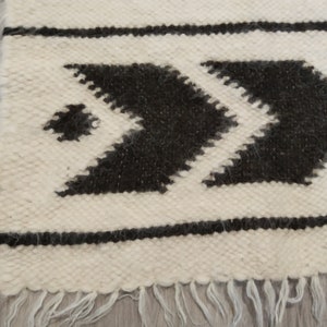 White and Black Aztec Wool Area Rug 67" х 76", White Area Rug Whith ...