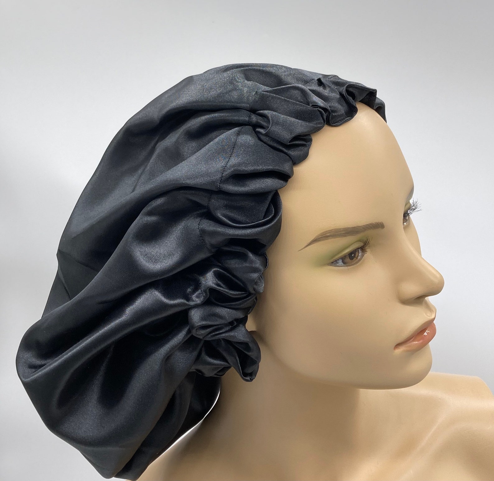 Bonnet réversible en satin noir - Etsy France