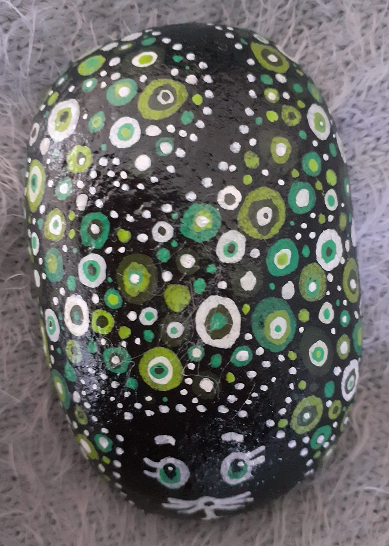 paperweight Colorful cat painted pebble Acrylic Painting etna.com.pe