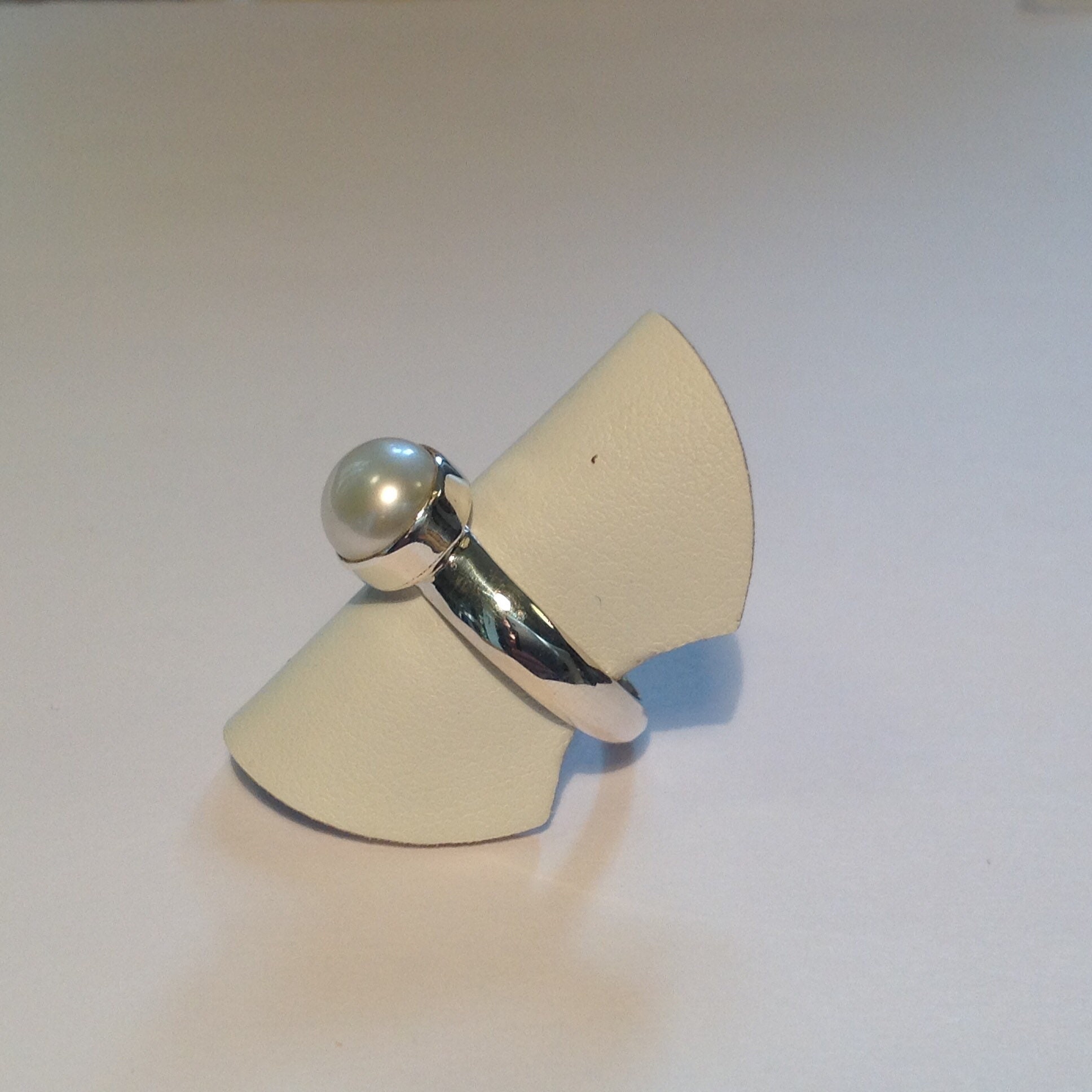 Anillo de perlas sencillo y elegante, plata 925. - Etsy España