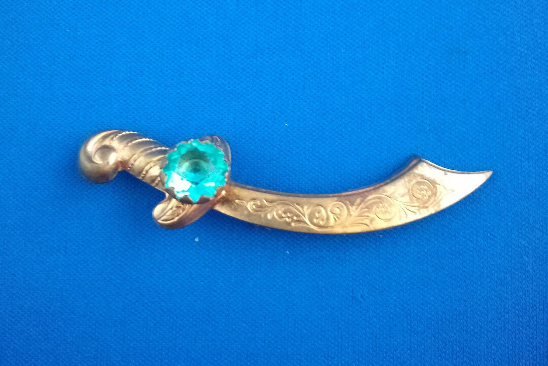Vintage Mid Century Scimitar Shaped Pin Large Blue Stone - Etsy