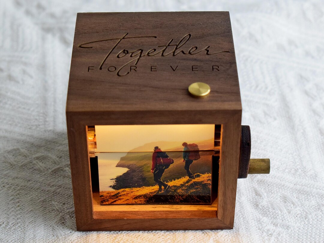 Personalized Hand-crank Animation Box-walnut Photo Flipbook-photo Album ...