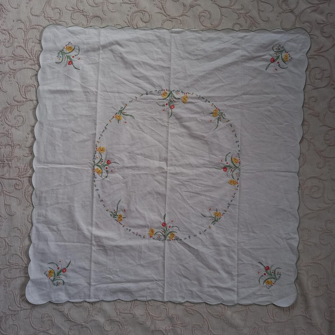 90s Easter Decor Tablecloth Embroidery Napkin Easter Chicken Vintage ...