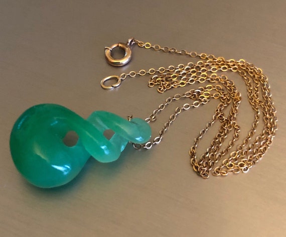 Antique Gold Chain necklace W/Carved Apple Green Jade… - Gem
