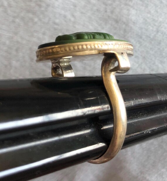 Art Deco Green Flamboyant Ombre Glass Cameo Soldier S… - Gem