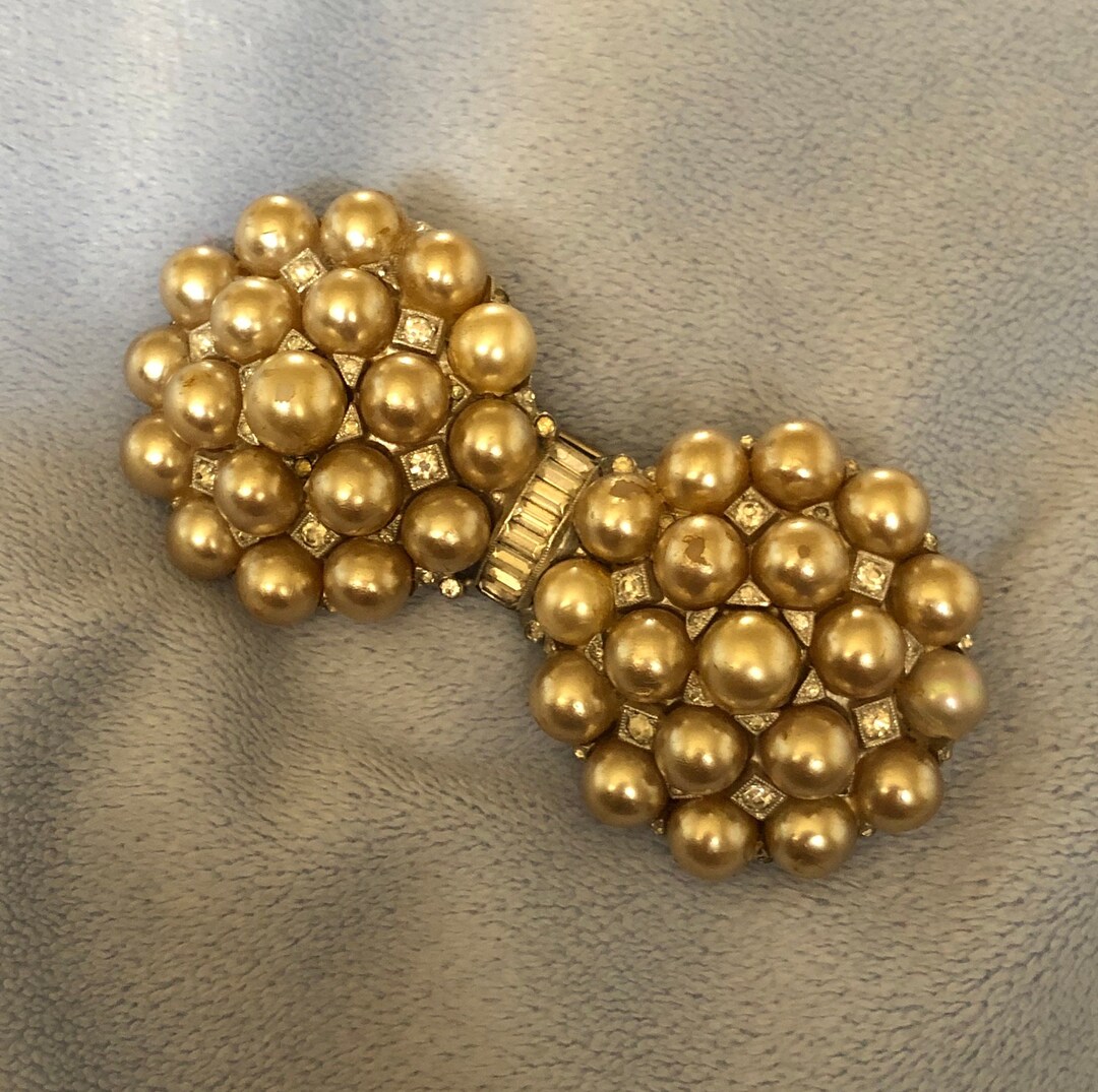 Art Deco 3D Bow Ribbon Large Flappers Brooch - Etsy