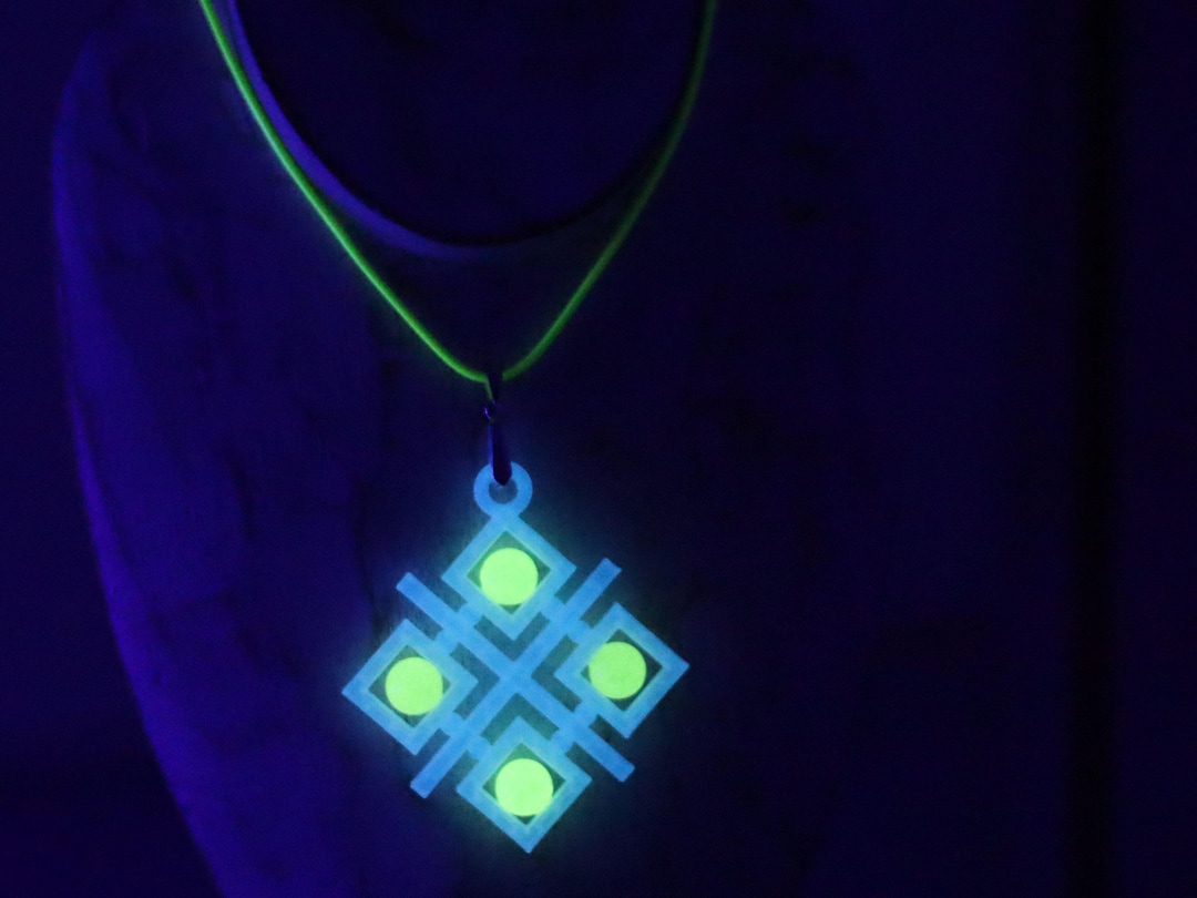Wajakaa 3d-printed Glow-in-the-dark Necklaces–exclusive, Unique & UV ...