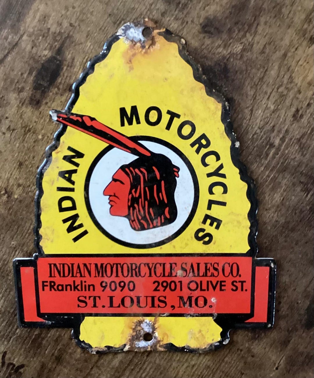 Vintage Indian Motorcycles Sign Arrow Head Porcelain Gas Pump Sales ...