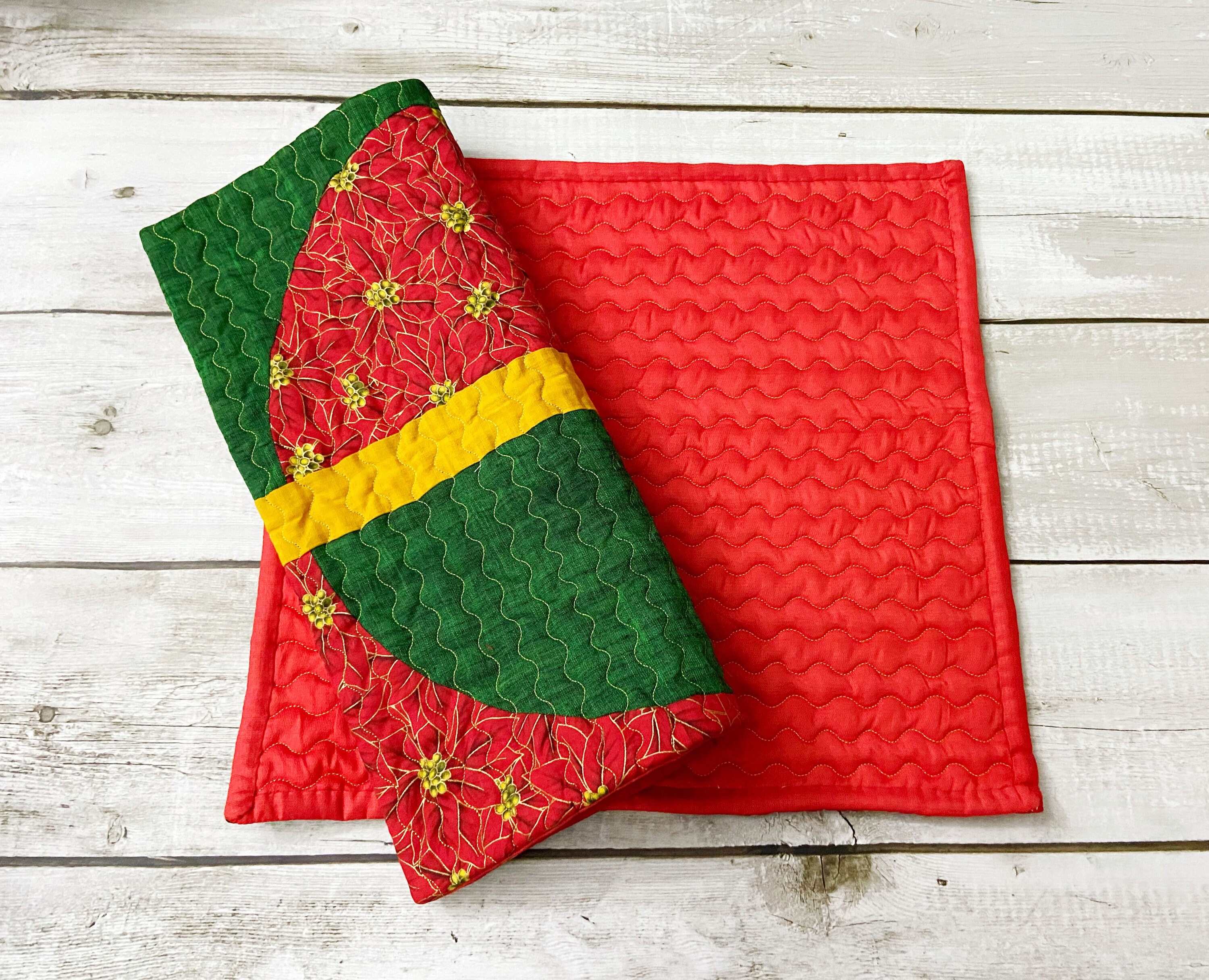 Red Poinsettia Quilted Table Toppers, Christmas Table Centre Piece ...