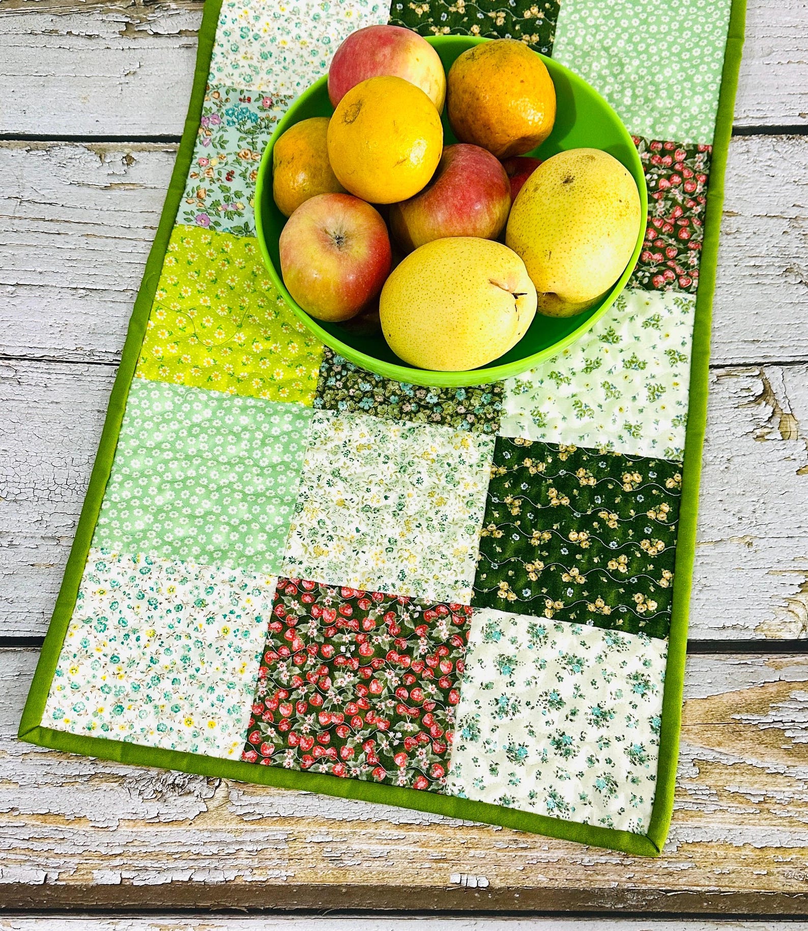 Elegant Floral Quilted Patchwork Table Runner, Classic Design Kitchen ...