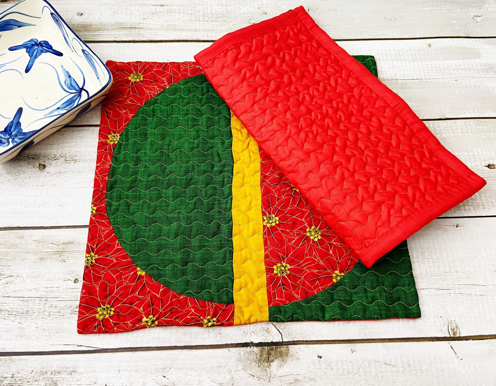 Red Poinsettia Quilted Table Toppers, Christmas Table Centre Piece ...