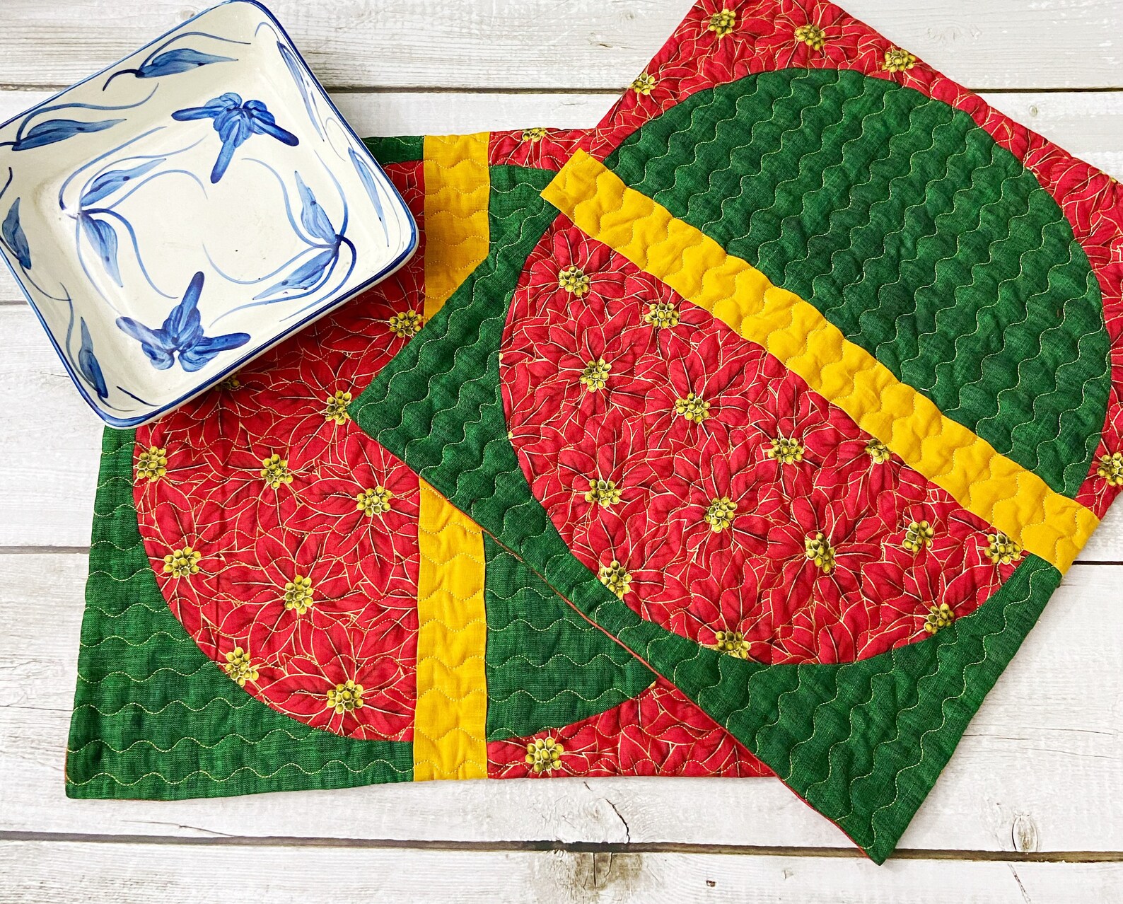 Red Poinsettia Quilted Table Toppers, Christmas Table Centre Piece ...