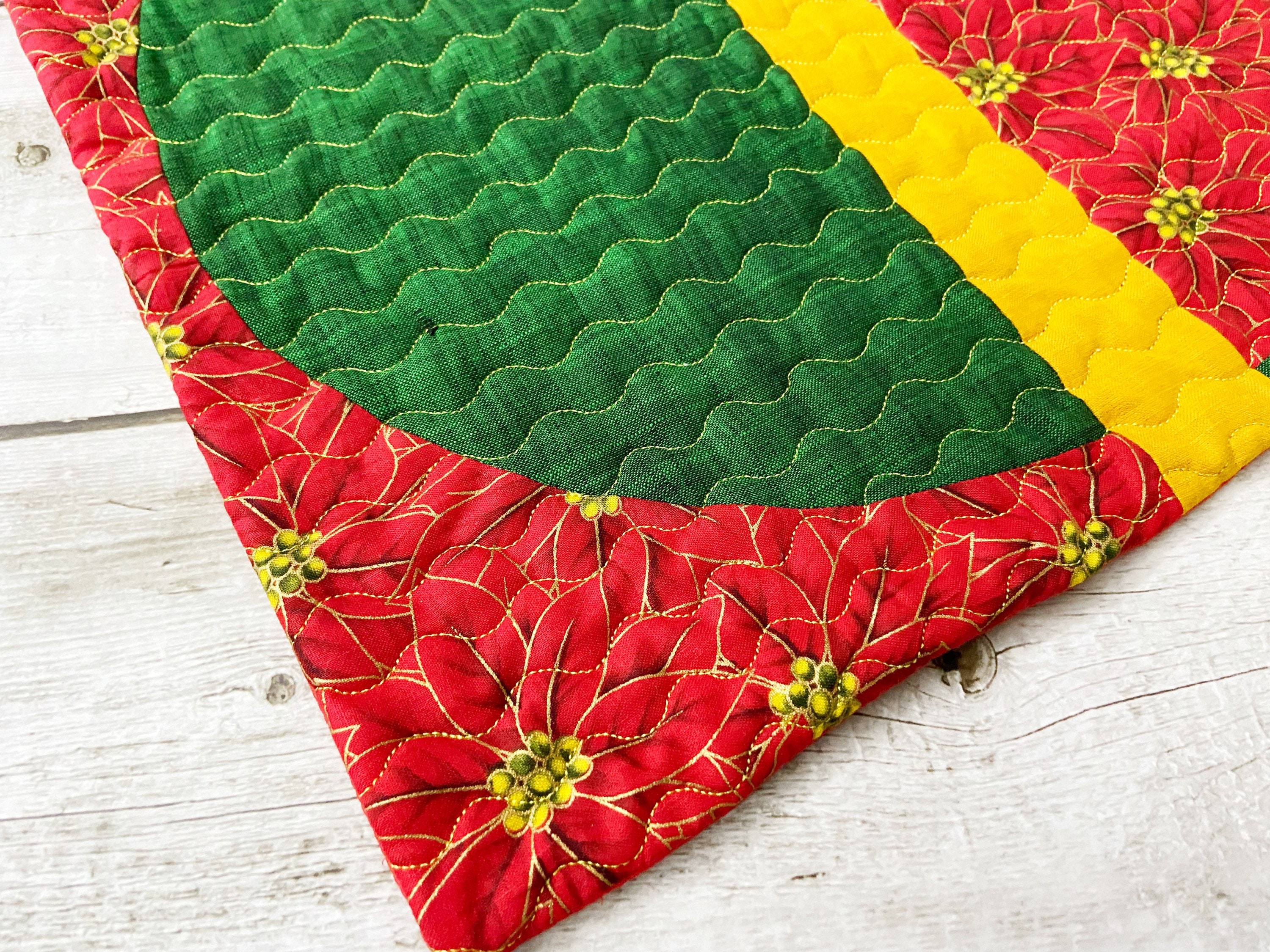 Red Poinsettia Quilted Table Toppers, Christmas Table Centre Piece ...