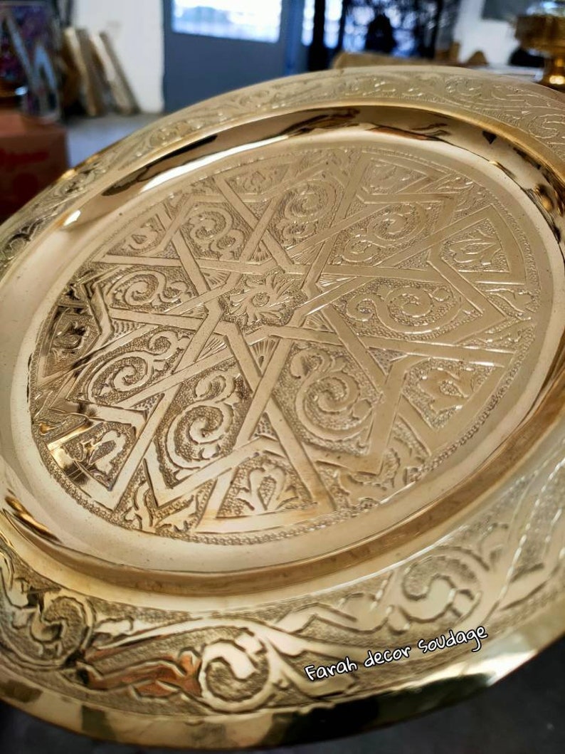 Bandeja de latón marroquí grabada - Decoración redonda para servir té ...