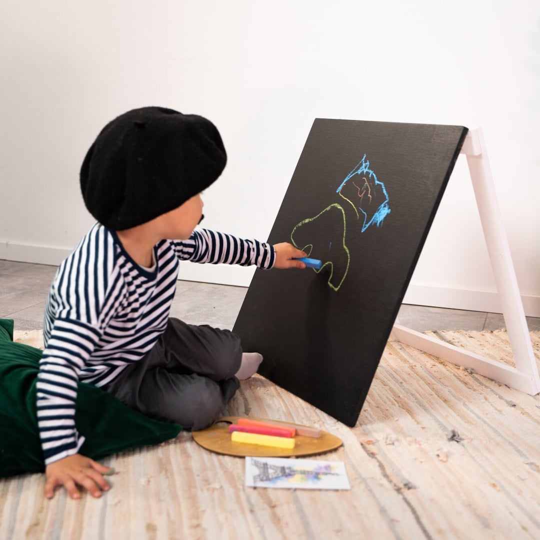 Kids Chalkboard Easel, Children's Wood Blackboard Free Standing ...