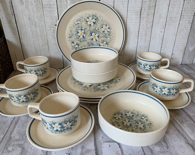 Temperware by Lenox DEWDROPS Vintage Dinnerware Set of 17 Pieces ...