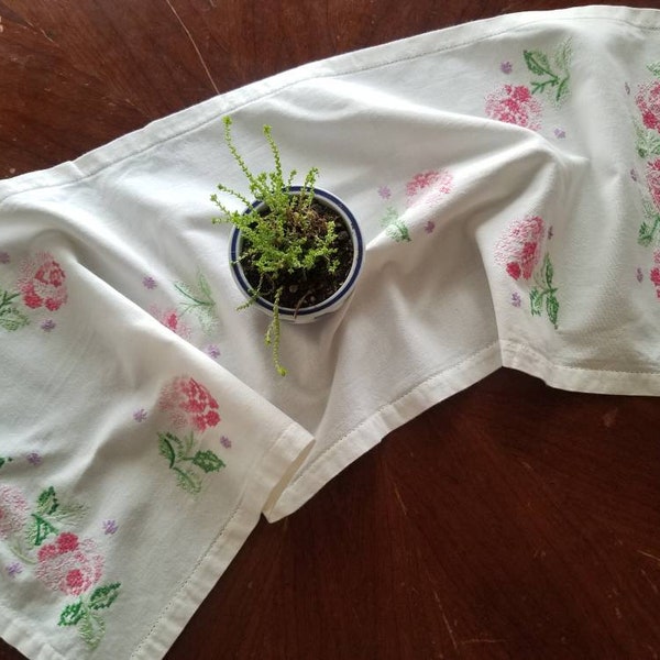 Chic Table Runner - Etsy