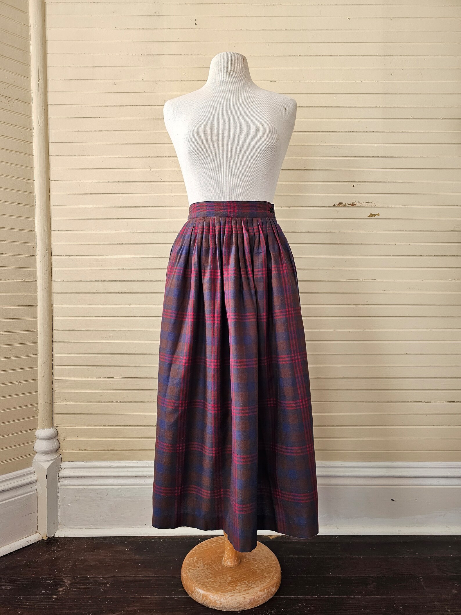 Vintage Skirt, Plaid Brown Navy Burgundy Waistband Button Side Pockets ...