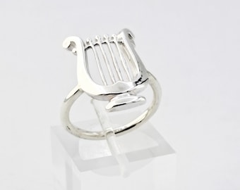 Sterling Silver Lyre Ring With Simulated Diamonds // Apollo - Etsy