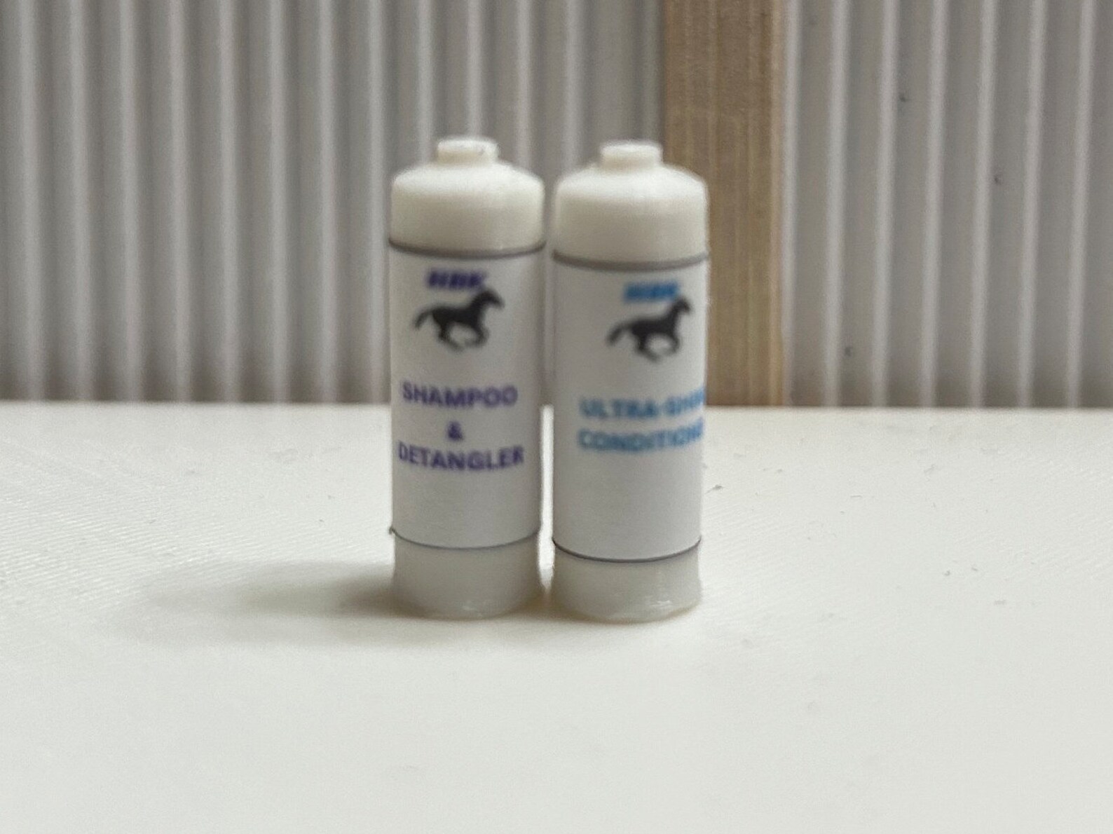 1:9 Scale Shampoo and Conditioner Bottles for Model Horse Fits Breyer ...
