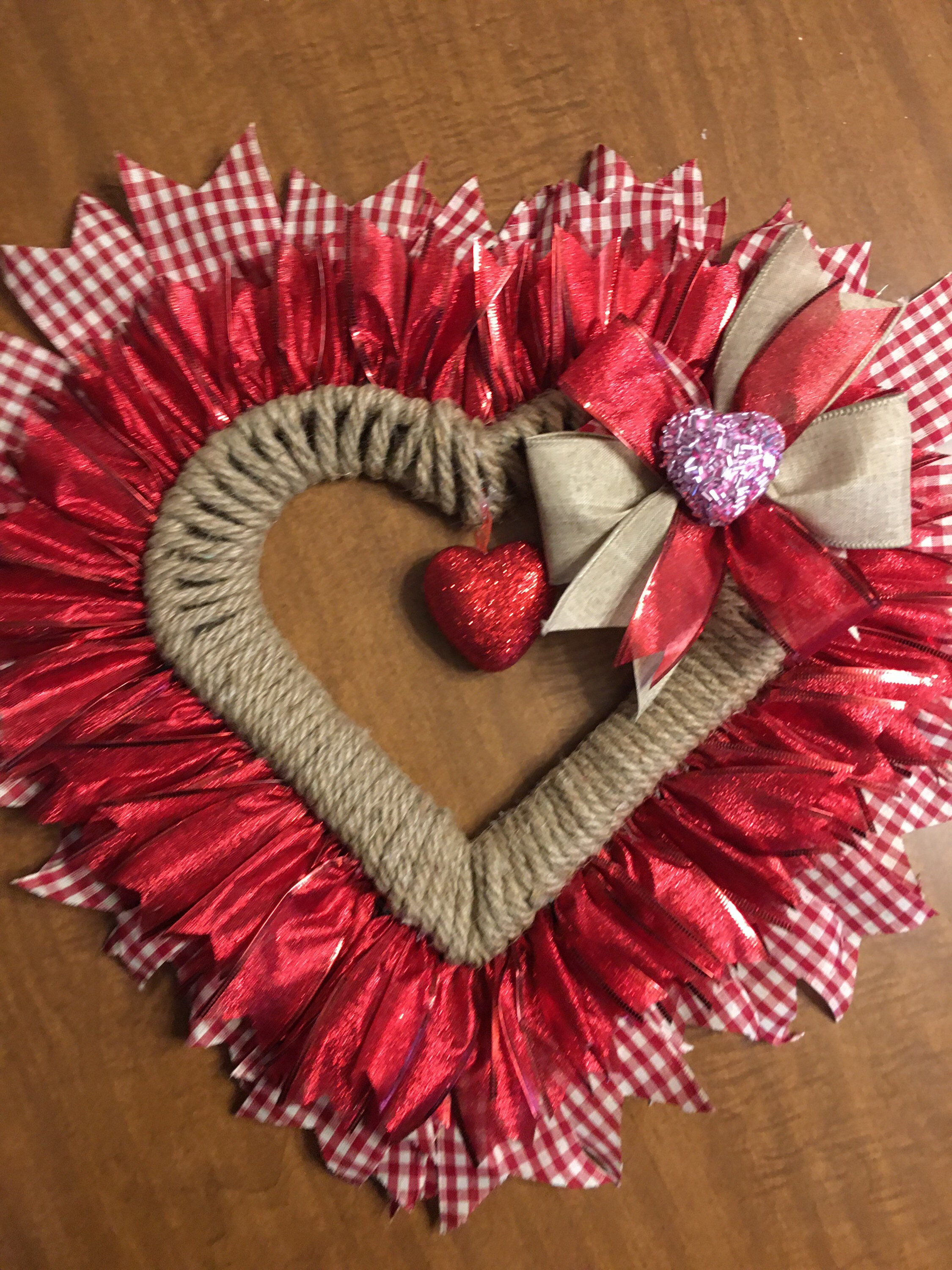 Couronne de coeur de coeur de Valentines Day couronne rouge | Etsy