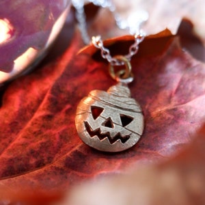 Scottish Jack O Lantern Halloween Neep Pendant in Bronze or Silver - Etsy
