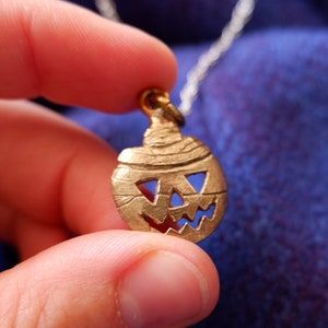 Scottish Jack O Lantern Halloween Neep Pendant in Bronze or Silver - Etsy
