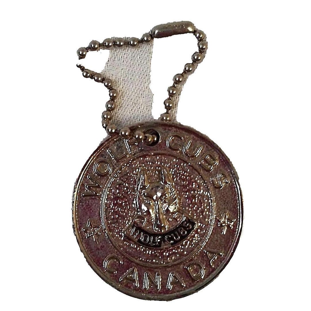 Boy Scouts Challenge Coin Wolf Cubs Canada 70s Keychain Good Deeds ...
