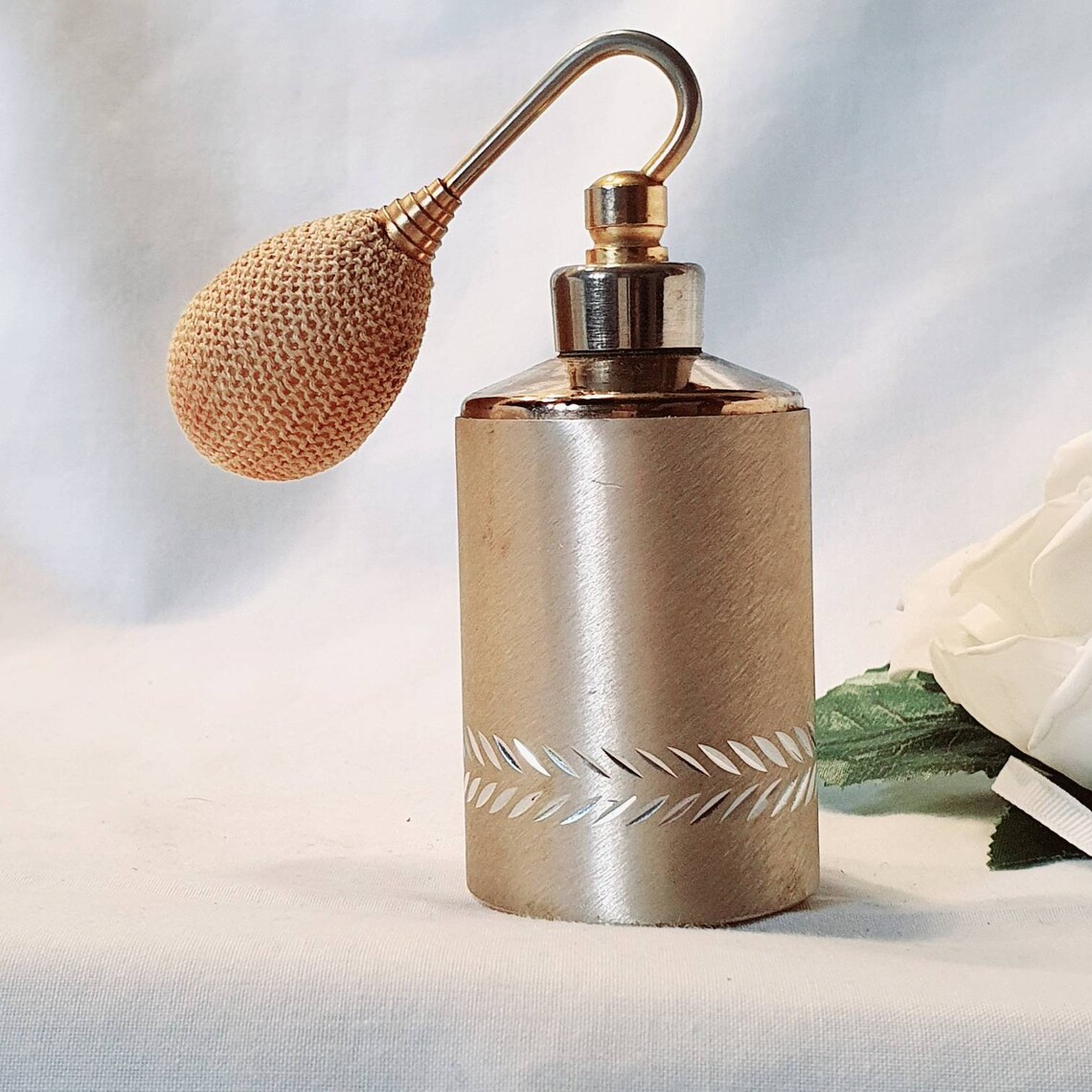 Vintage 70's Metal Pump Perfume Botella Inusual Gold Tone | Etsy