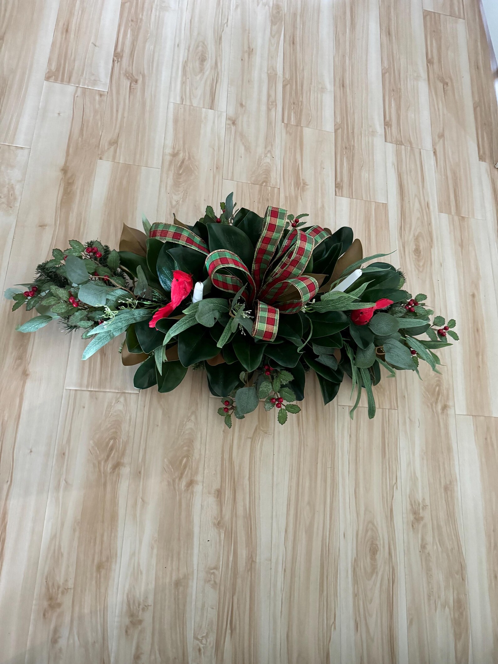 Christmas Table Arrangement, Farmhouse Christmas Centerpiece, Burgundy ...