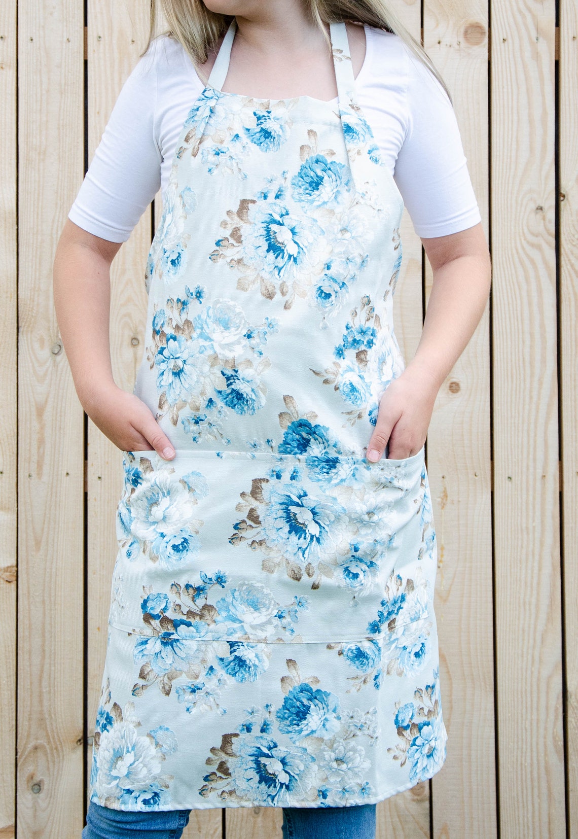 Blue rose print full apron for women with front pockets | Etsy