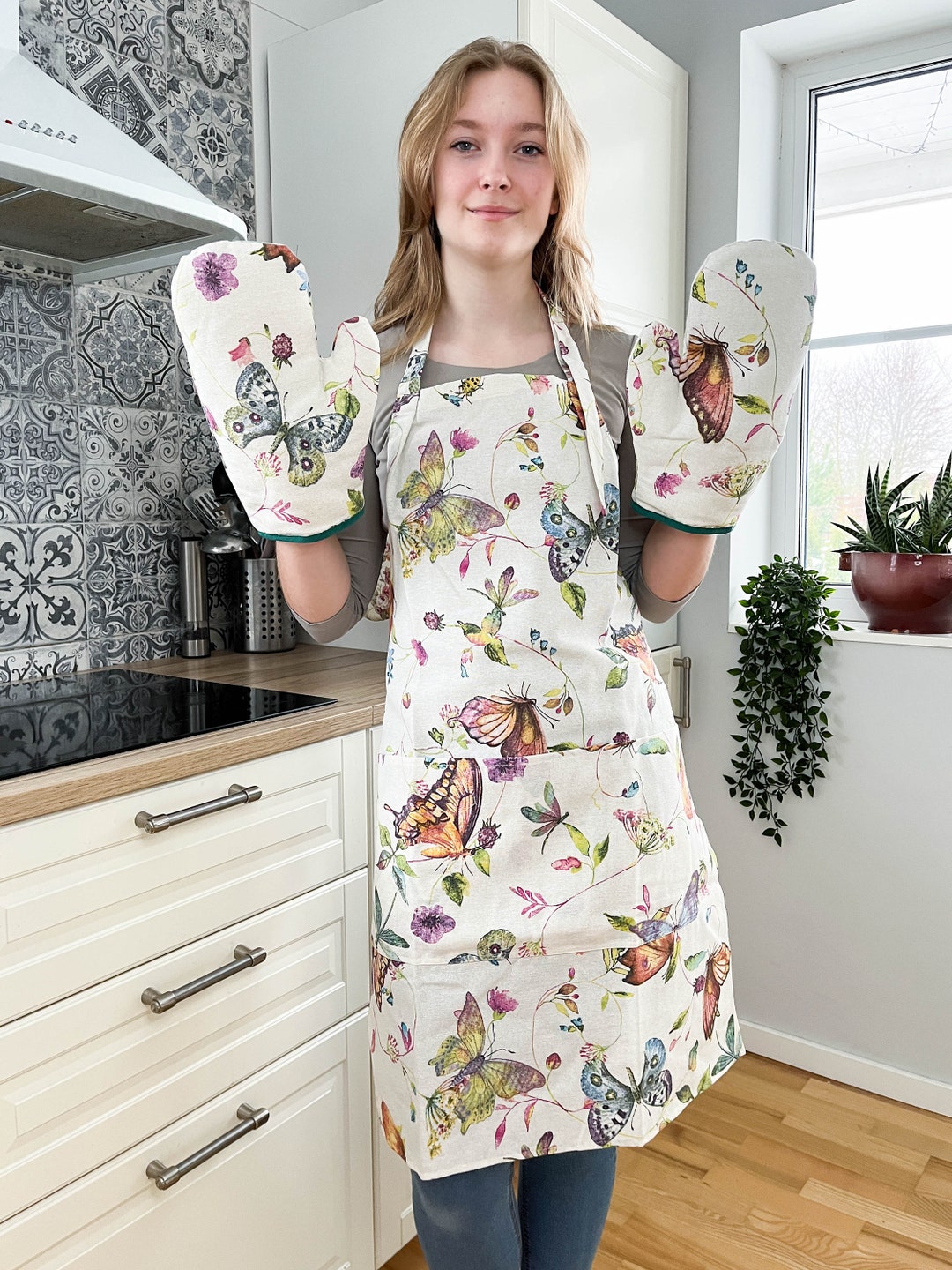 Butterfly Apron for Woman. Summer Kitchen Apron and Oven Mitts. Floral ...