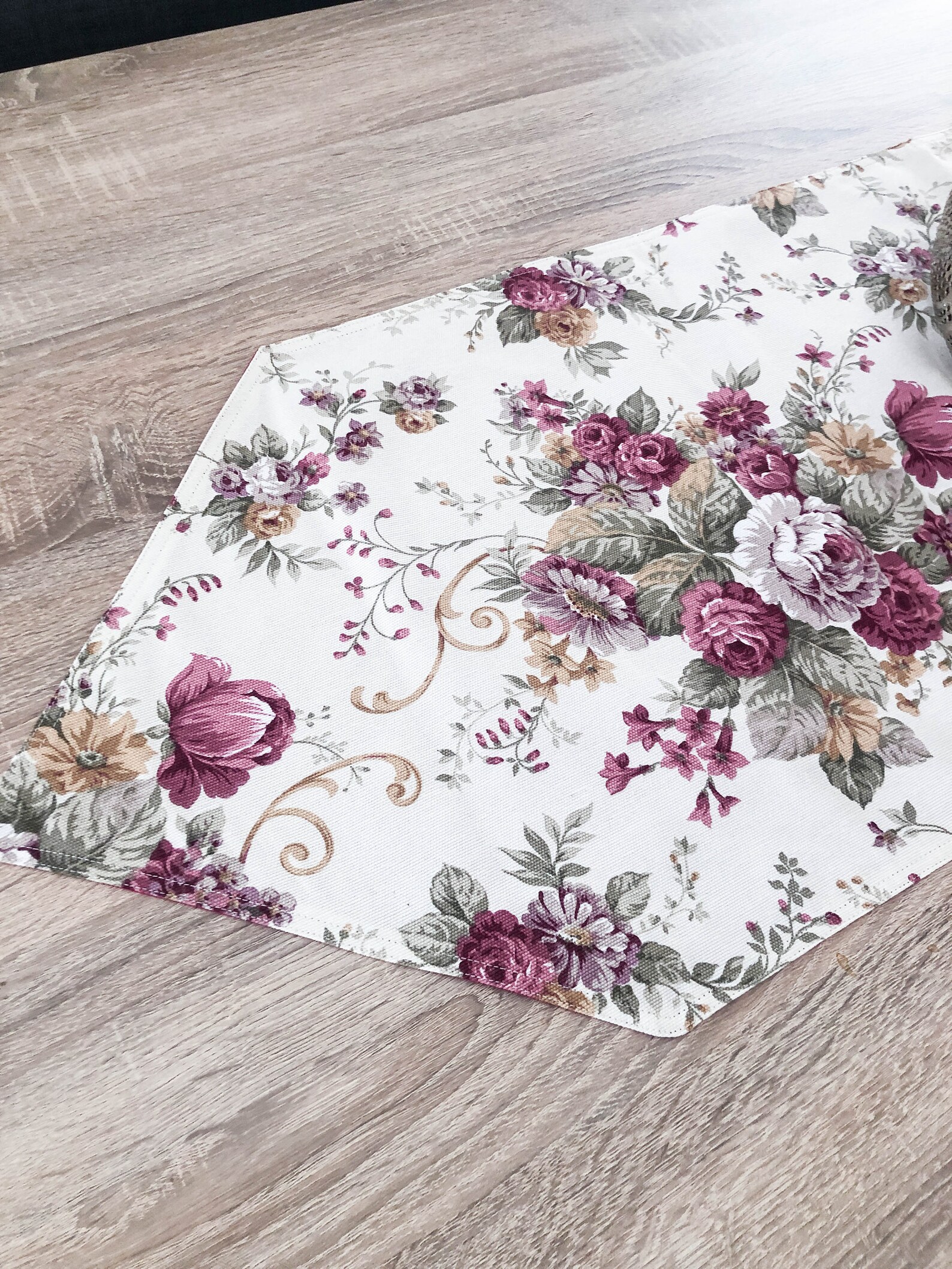 Table Runner With Roses on Cream Pattern. Summer Handmade - Etsy