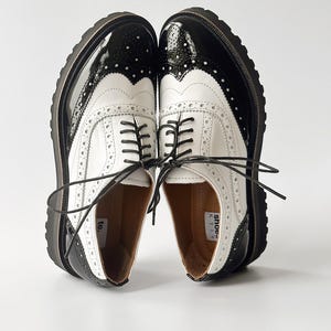 Black and White Oxford Shoe Woman, Woman Shoe, Oxford Shoe Woman ...