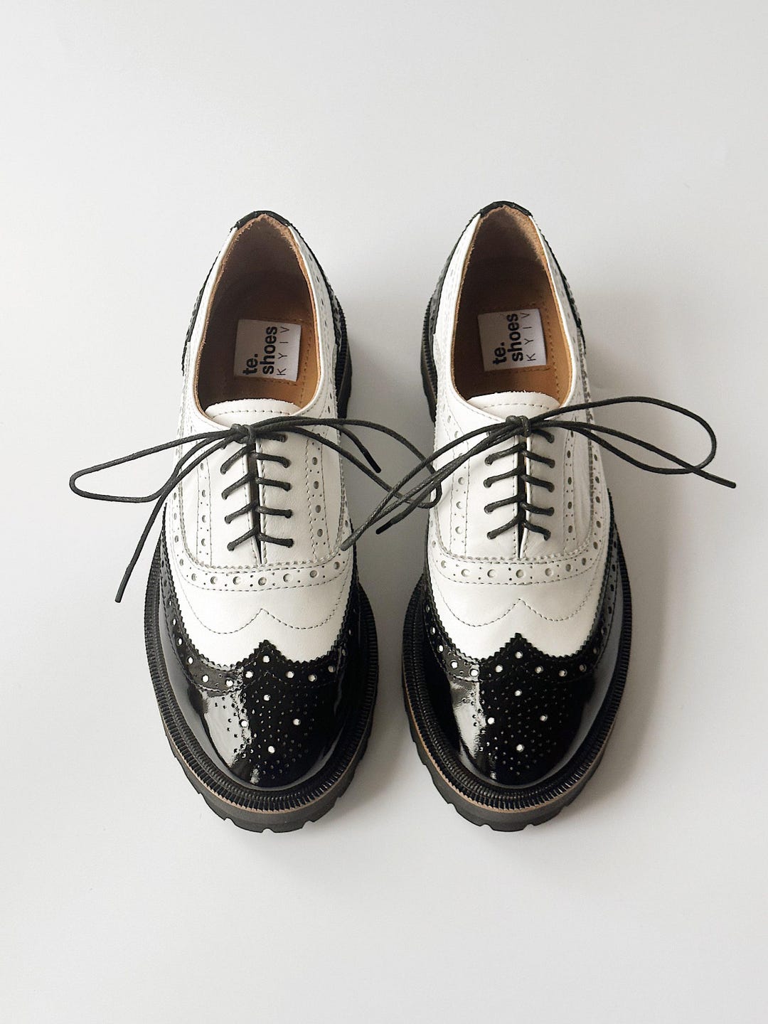 Black and White Oxford Shoe Woman, Woman Shoe, Oxford Shoe Woman ...