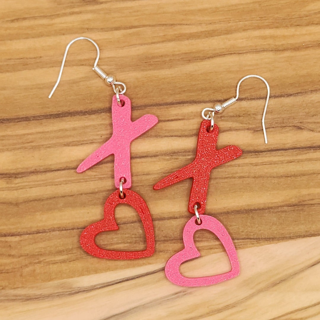3D Printed Pink & Red Script Hugs and Kisses XO Valentine's Day Dangle ...