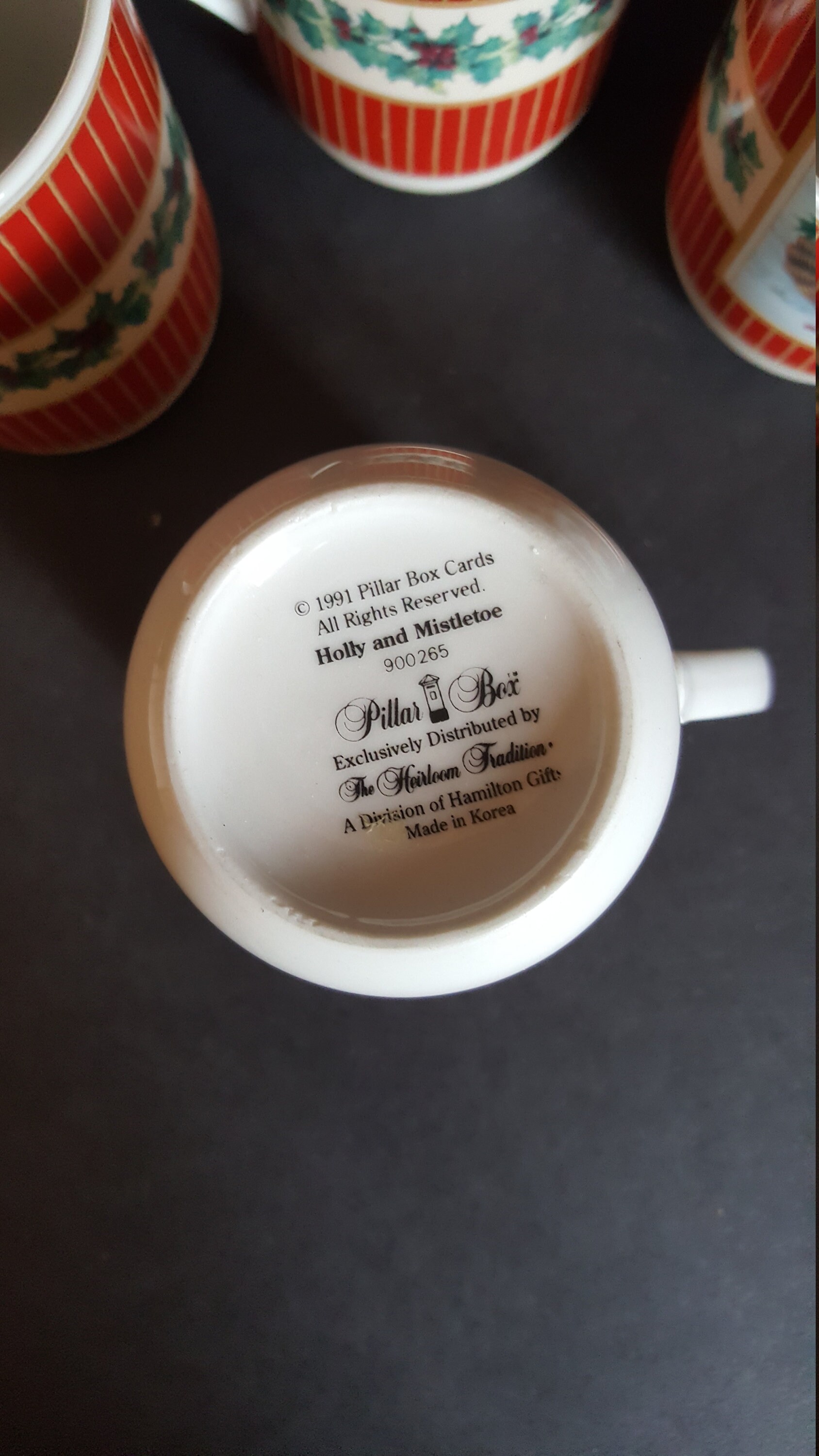 Pillar Box Cards Heirloom Tradition Holly and Mistletoe Mugs - Etsy UK