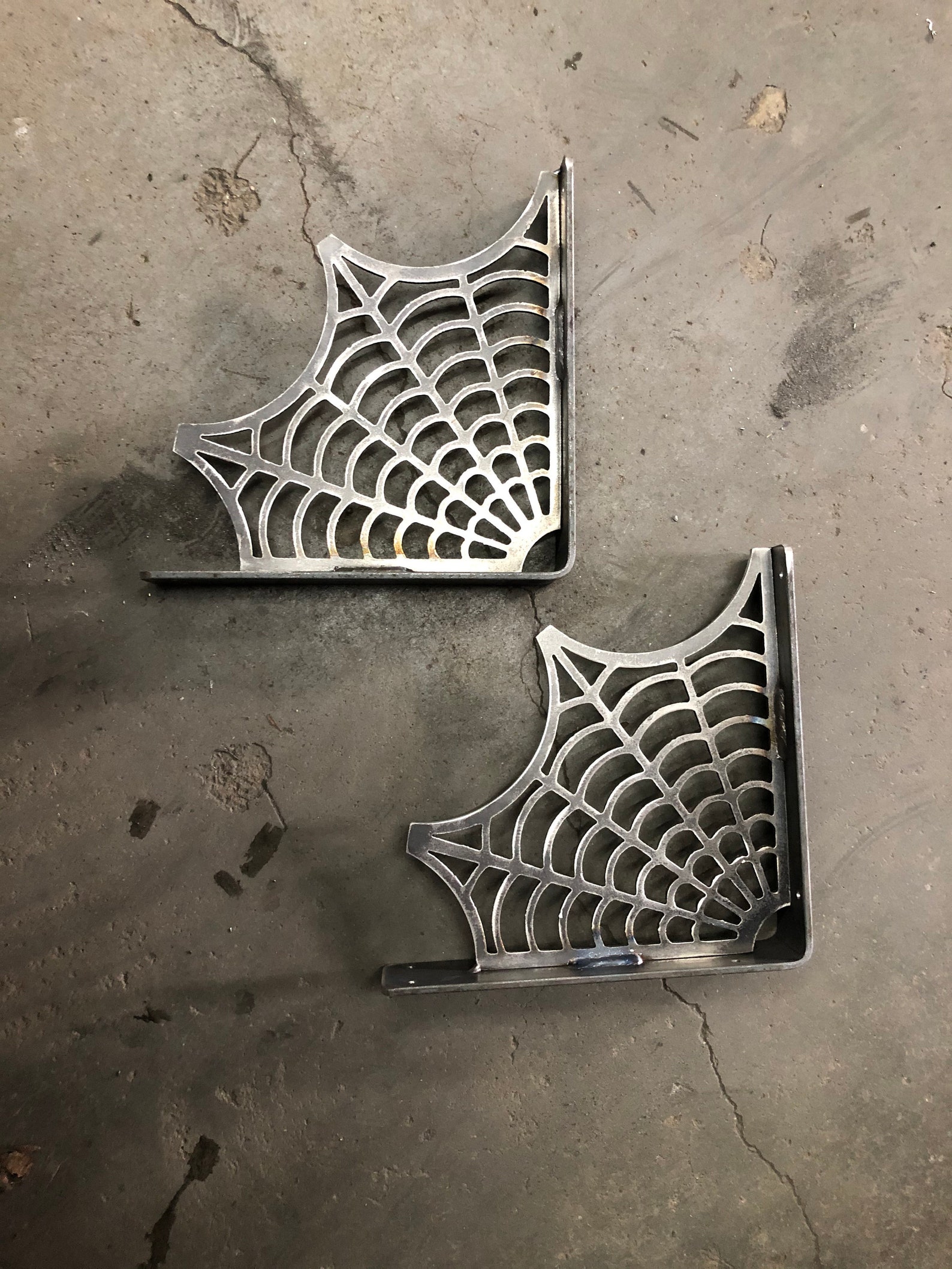 Steel Spider Web Shelf Bracket 12" - Etsy