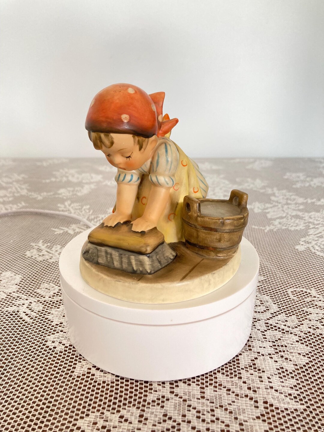 Goebel Hummel Figurine - Big House Cleaning #363 - Etsy