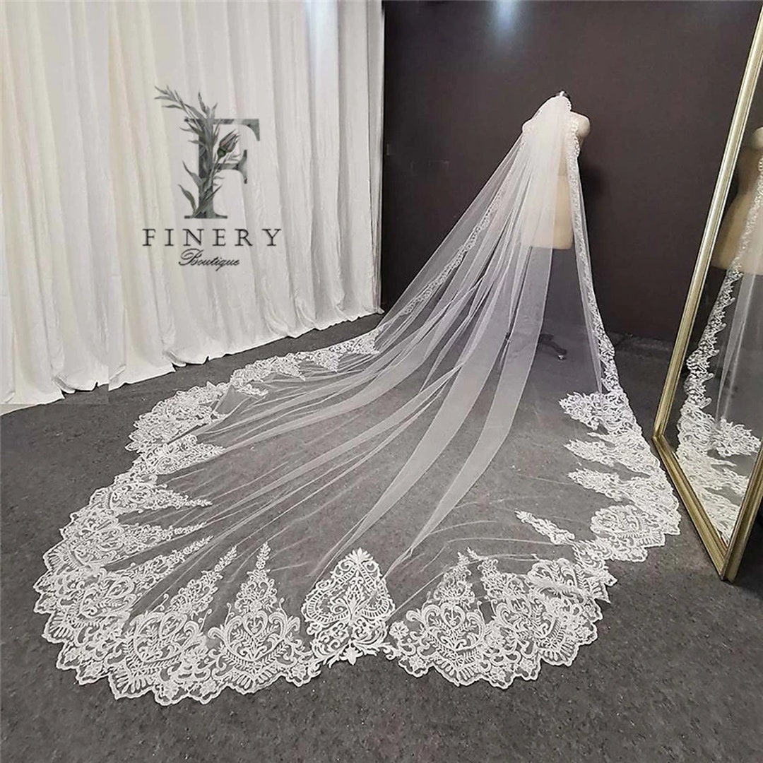 Dramatic Scalloped Lace, Regal Wedding Veil, Bridal Veil, Scalloped ...