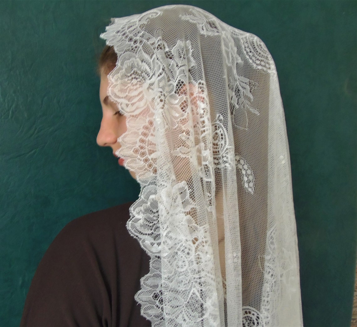 Veil lace Mantilla church veil ivory chapel Veil for mass | Etsy