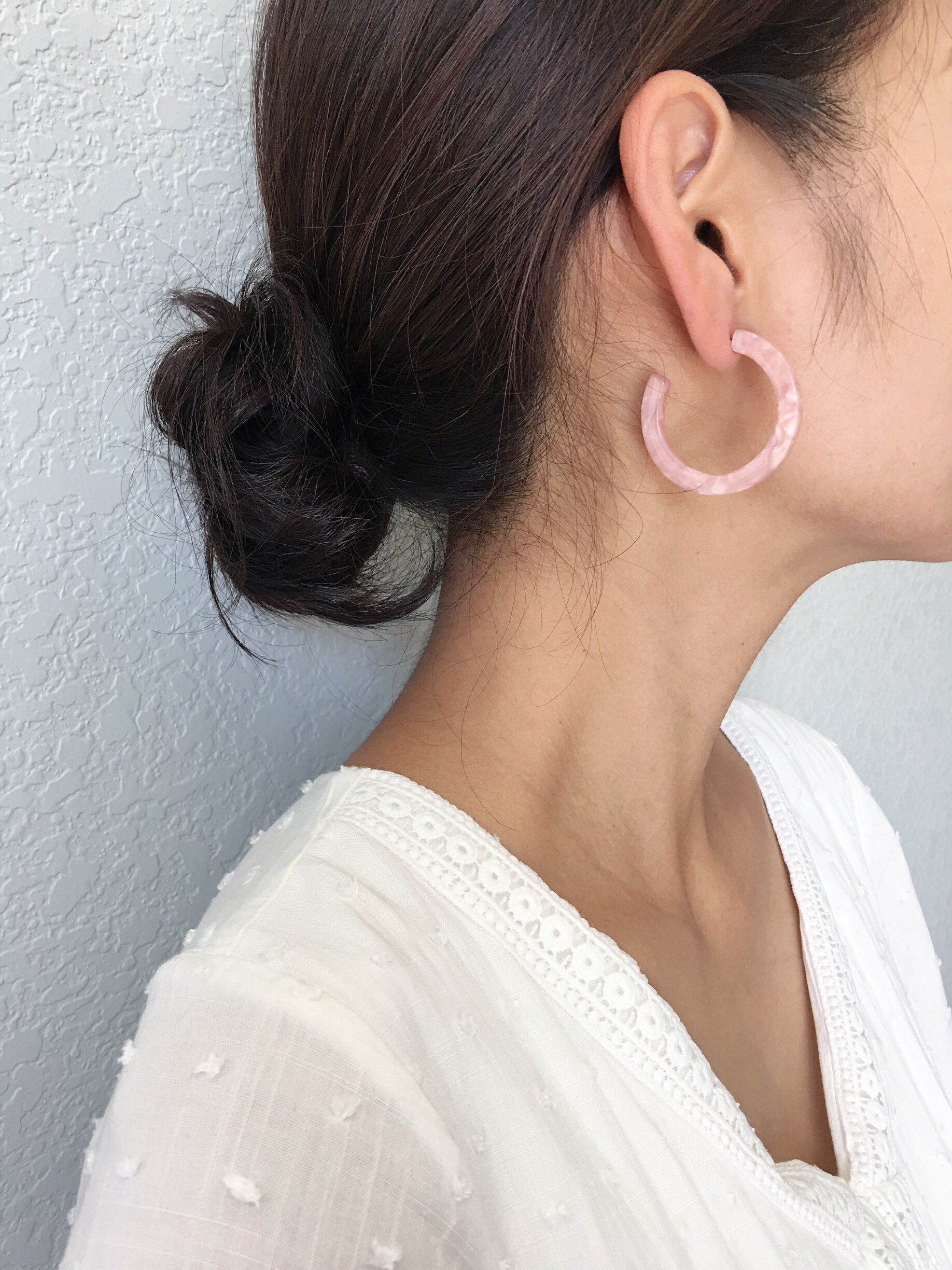 Eden Light Peach Tortoise Hoop Earrings, Lightweight Tortoise Shell ...