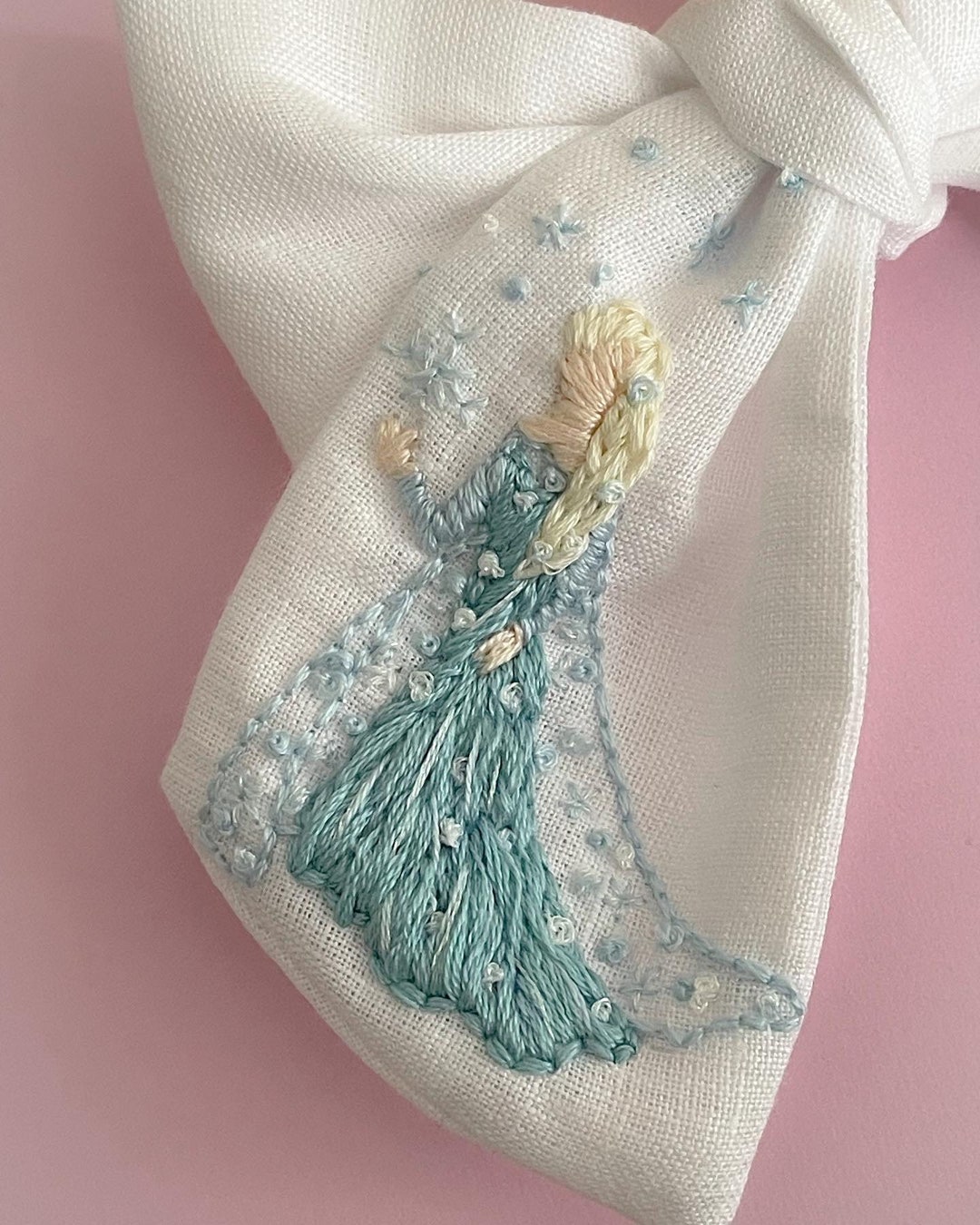 Frozen Elsa Embroidery Bow/ Custom Bows/handmade Embroidery - Etsy